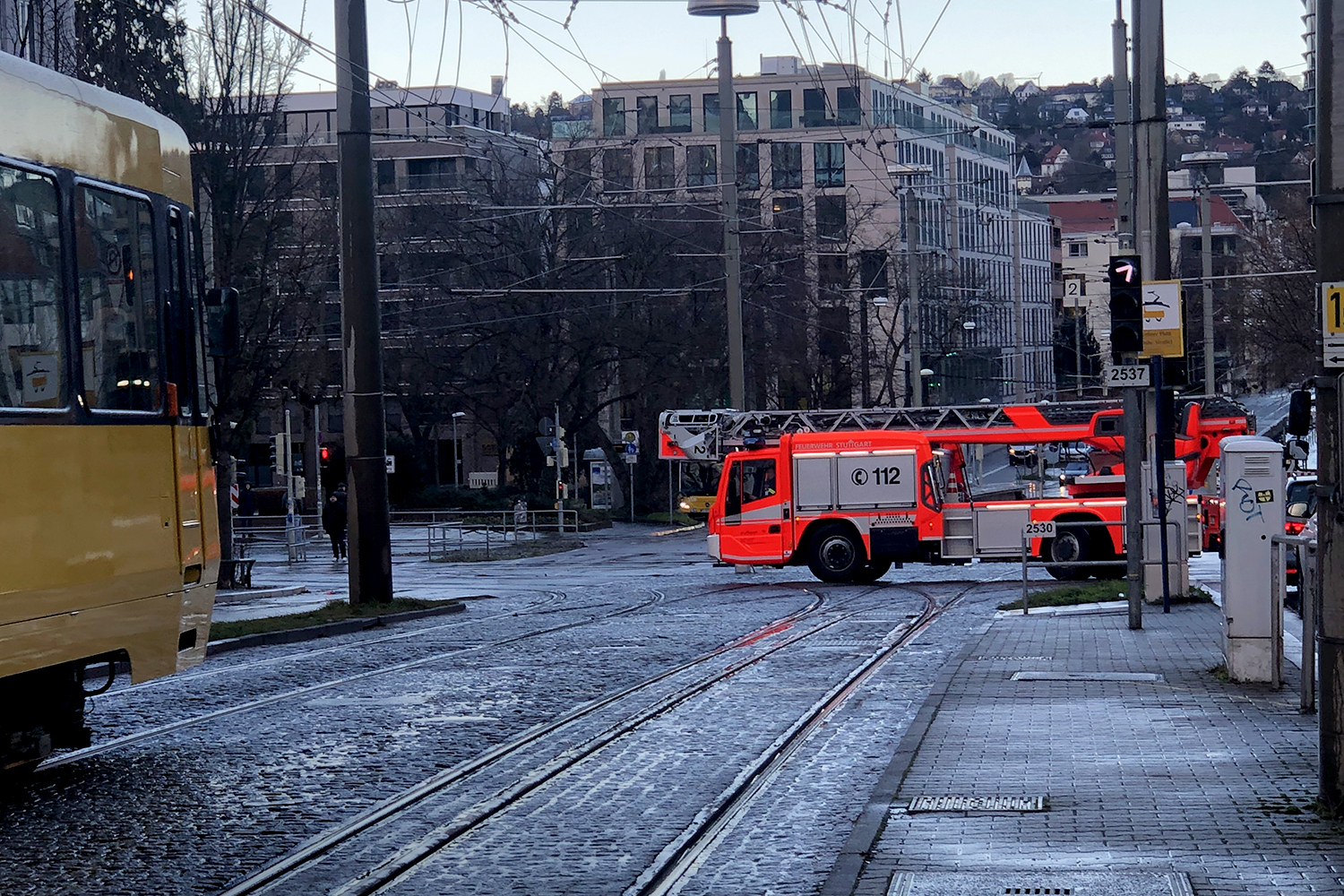 Orkan-Sturm Sabine legt S-Bahnen in Stuttgart lahm - STUGGI.TV