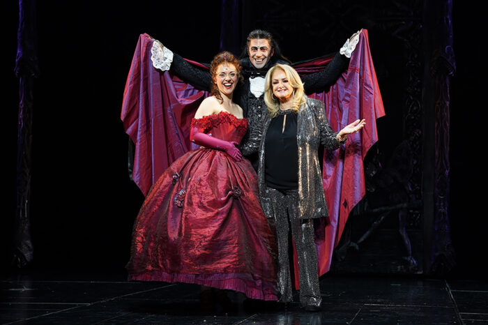 Stadtpromis feiern bei "25 Jahre Tanz der Vampire" im Si-Centrum - STUGGI.TV