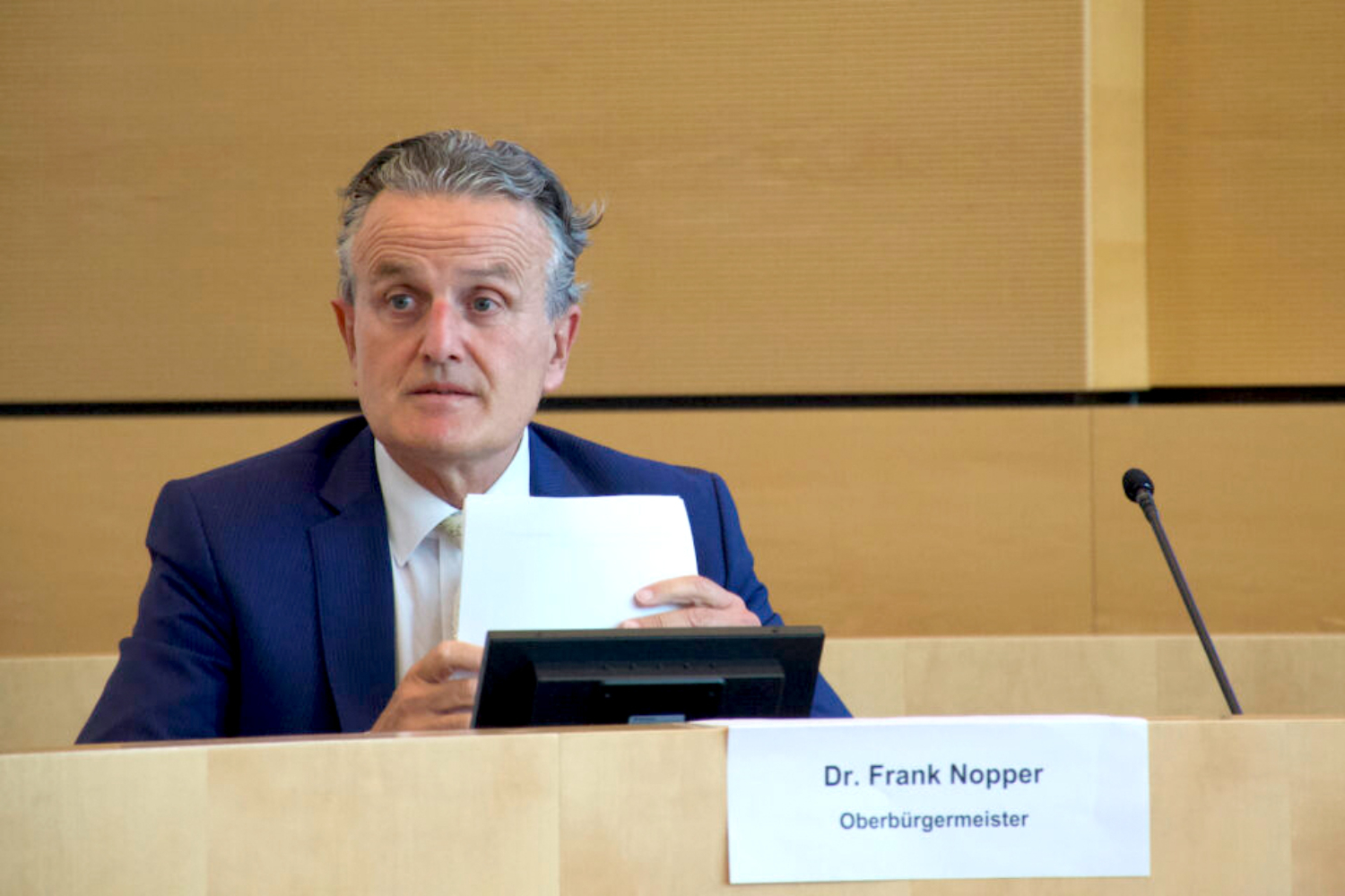 OB Nopper präsentiert Doppelhaushalt für Stuttgart - STUGGI.TV